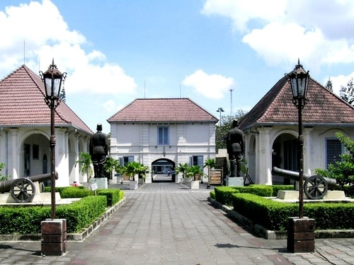 Tawarkan Suasana Berbeda, Ini 5 Museum di Indonesia yang Menyimpan ...